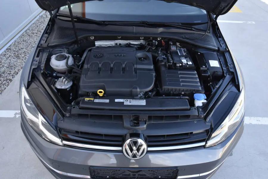 Pelēks Volkswagen Golf 2018 Mārupe, ar dzinēja tilpumu 1.60 L un nobraukumu 279 tūkst. km par 8450 €, foto 24 vietnē AUTOMOTO.COM.LV