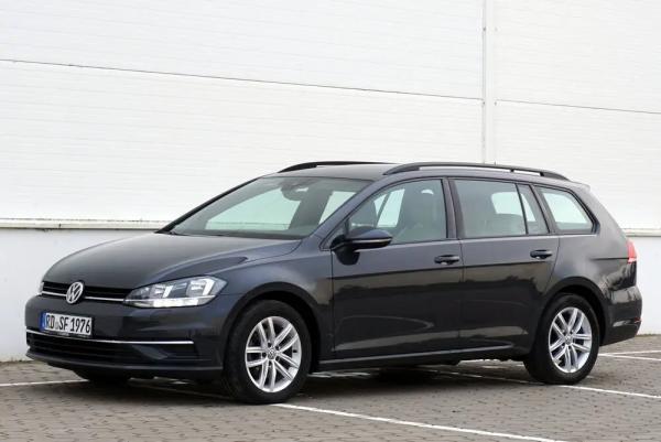 Grey Volkswagen Golf 2018 in Riga, with an engine capacity of 1.60 L and mileage of 221 thousand km for 7300 €, photo 5 on AUTOMOTO.COM.LV