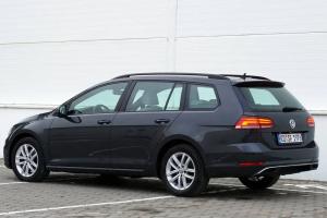 Grey Volkswagen Golf 2018 in Riga, with an engine capacity of 1.60 L and mileage of 221 thousand km for 7300 €, photo 8 on AUTOMOTO.COM.LV