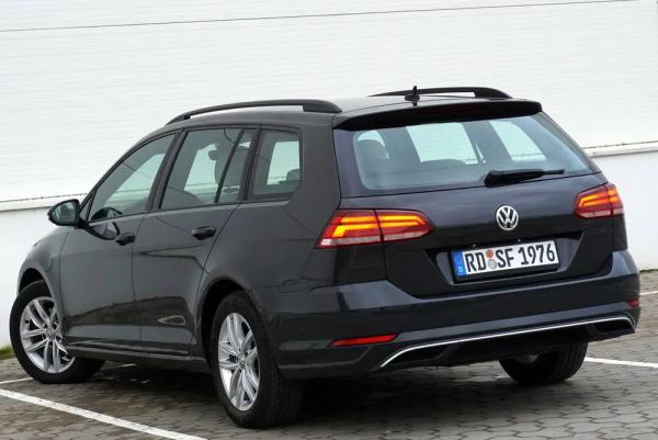 Grey Volkswagen Golf 2018 in Riga, with an engine capacity of 1.60 L and mileage of 221 thousand km for 7300 €, photo 8 on AUTOMOTO.COM.LV
