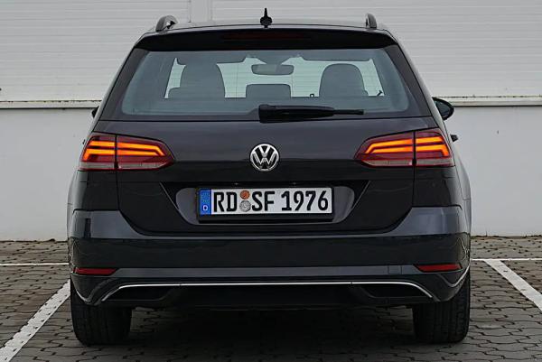 Grey Volkswagen Golf 2018 in Riga, with an engine capacity of 1.60 L and mileage of 221 thousand km for 7300 €, photo 9 on AUTOMOTO.COM.LV