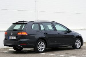 Grey Volkswagen Golf 2018 in Riga, with an engine capacity of 1.60 L and mileage of 221 thousand km for 7300 €, photo 12 on AUTOMOTO.COM.LV