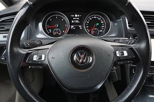 Grey Volkswagen Golf 2018 in Riga, with an engine capacity of 1.60 L and mileage of 221 thousand km for 7300 €, photo 23 on AUTOMOTO.COM.LV