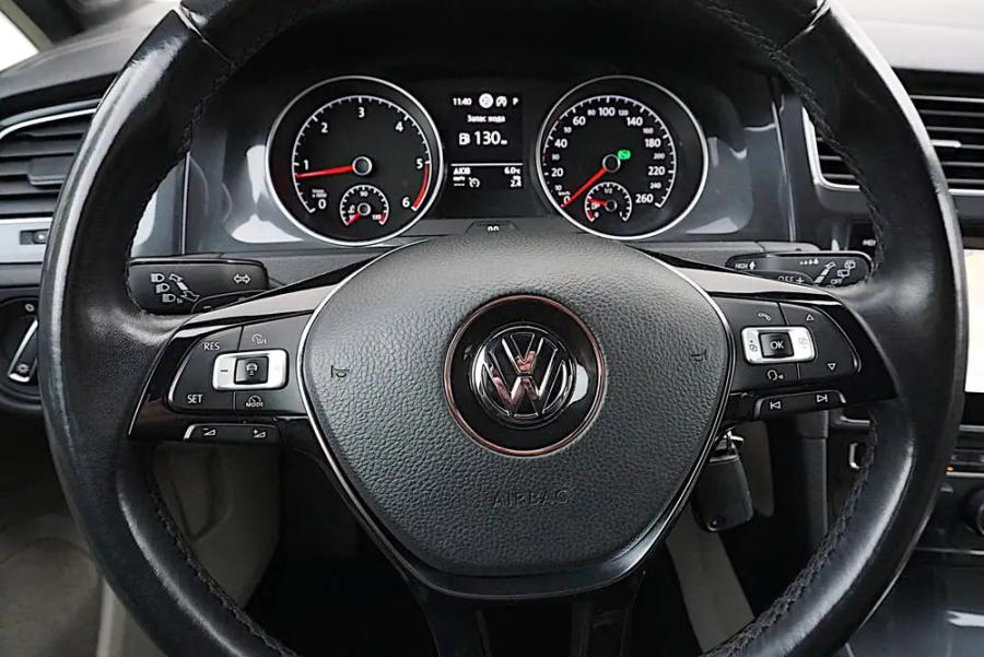 Grey Volkswagen Golf 2018 in Riga, with an engine capacity of 1.60 L and mileage of 221 thousand km for 7300 €, photo 23 on AUTOMOTO.COM.LV