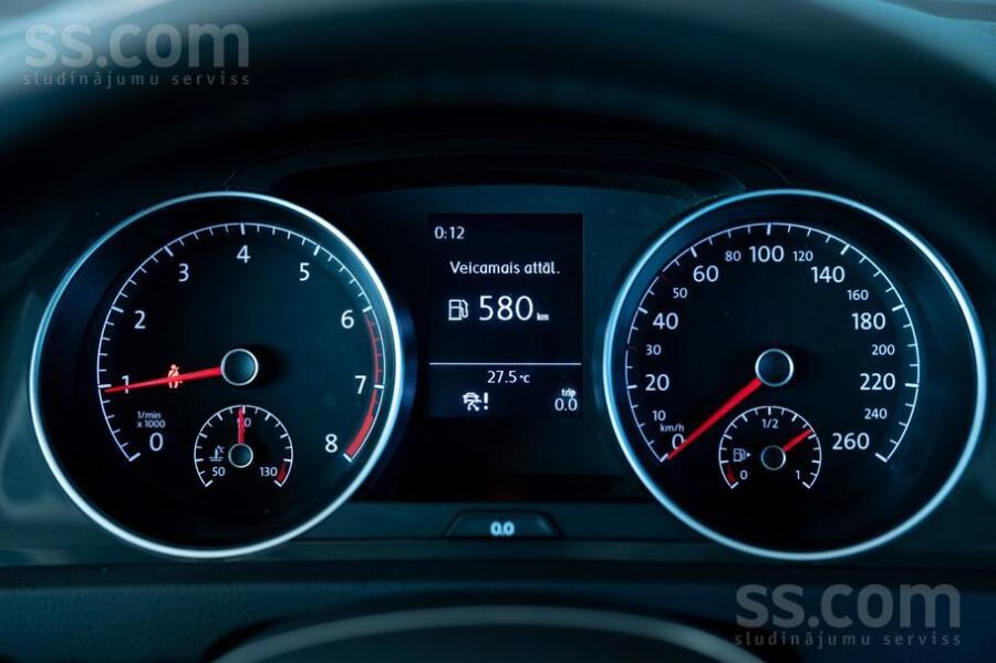 Grey Volkswagen Golf 2018 in Riga, with an engine capacity of 1.40 L and mileage of 191 thousand km for 6790 €, photo 12 on AUTOMOTO.COM.LV