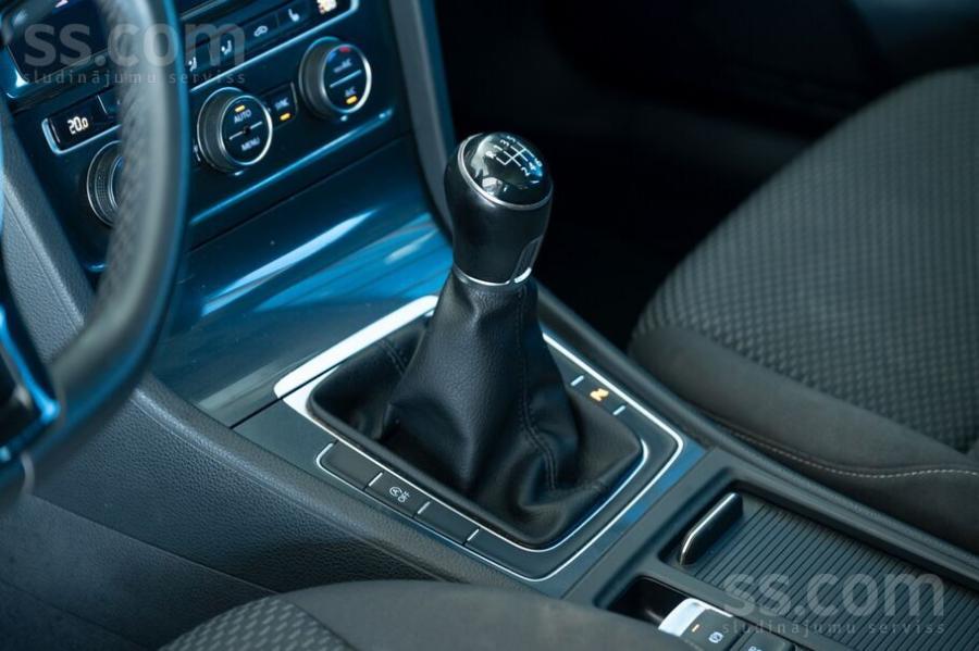 Grey Volkswagen Golf 2018 in Riga, with an engine capacity of 1.40 L and mileage of 191 thousand km for 6790 €, photo 13 on AUTOMOTO.COM.LV