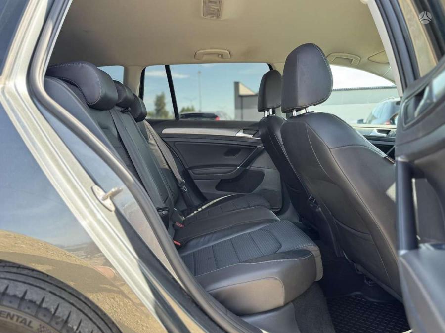 Grey Volkswagen Golf 2018 in Siauliai, with an engine capacity of 1.60 L and mileage of 178 thousand km for 9700 €, photo 16 on AUTOMOTO.COM.LV
