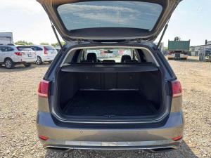 Grey Volkswagen Golf 2018 in Siauliai, with an engine capacity of 1.60 L and mileage of 178 thousand km for 9700 €, photo 17 on AUTOMOTO.COM.LV
