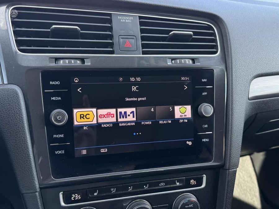 Grey Volkswagen Golf 2018 in Siauliai, with an engine capacity of 1.60 L and mileage of 178 thousand km for 9700 €, photo 18 on AUTOMOTO.COM.LV