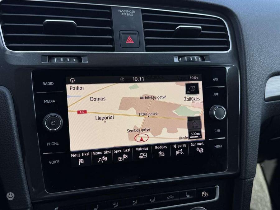 Grey Volkswagen Golf 2018 in Siauliai, with an engine capacity of 1.60 L and mileage of 178 thousand km for 9700 €, photo 20 on AUTOMOTO.COM.LV