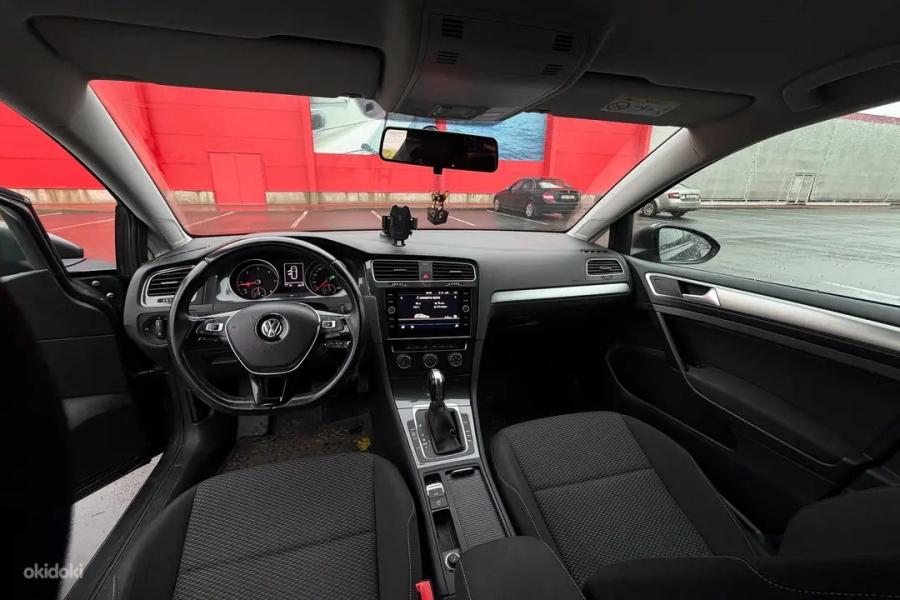 Grey Volkswagen Golf 2018 in Tallinn, with an engine capacity of 0.00 L and mileage of 131 thousand km for 12000 €, photo 16 on AUTOMOTO.COM.LV