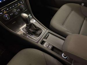 Grey Volkswagen Golf 2018 in Marijampole, with an engine capacity of 1.60 L and mileage of 231 thousand km for 8850 €, photo 13 on AUTOMOTO.COM.LV
