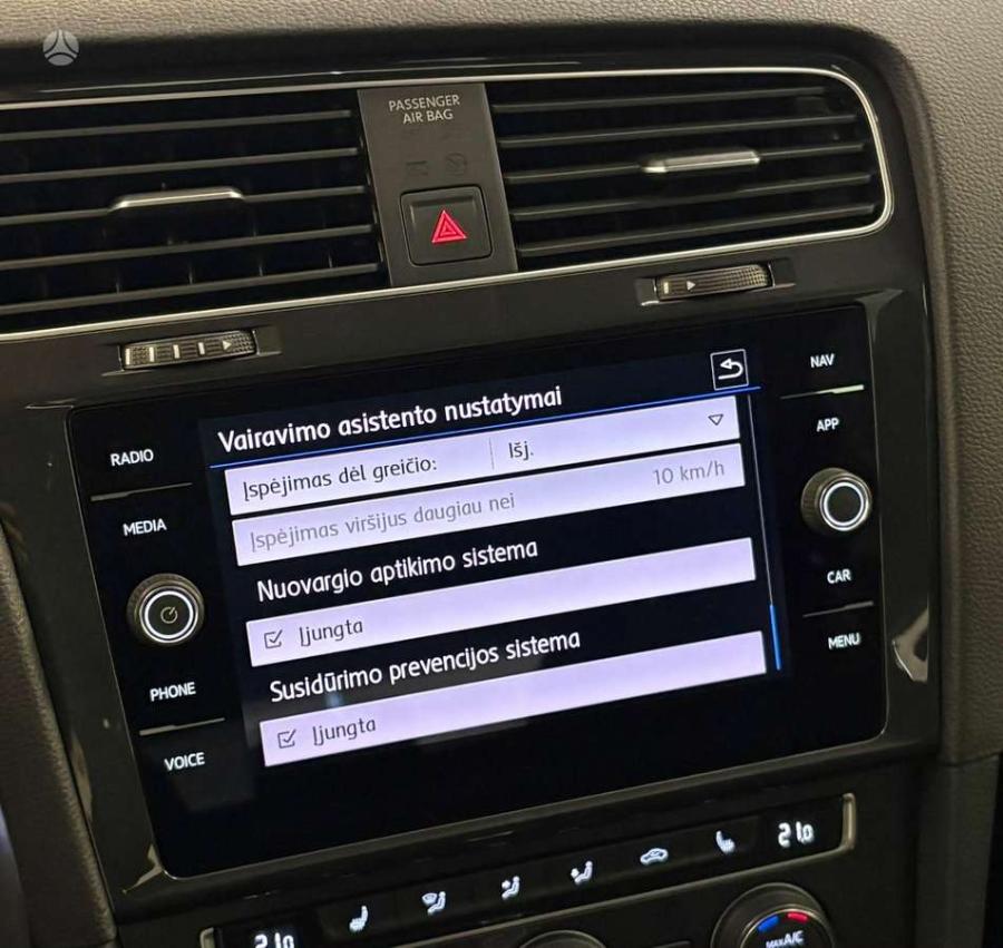 Grey Volkswagen Golf 2018 in Marijampole, with an engine capacity of 1.60 L and mileage of 231 thousand km for 8850 €, photo 17 on AUTOMOTO.COM.LV