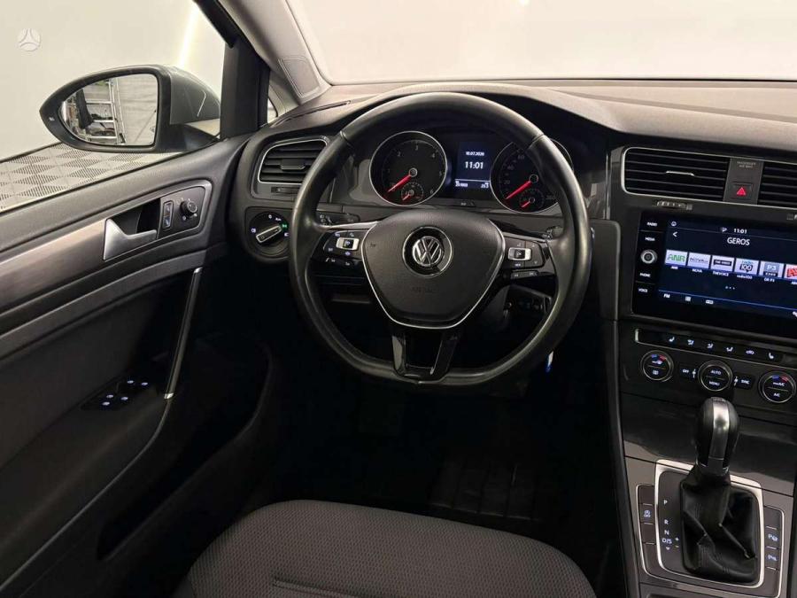 Grey Volkswagen Golf 2018 in Marijampole, with an engine capacity of 1.60 L and mileage of 231 thousand km for 8850 €, photo 18 on AUTOMOTO.COM.LV
