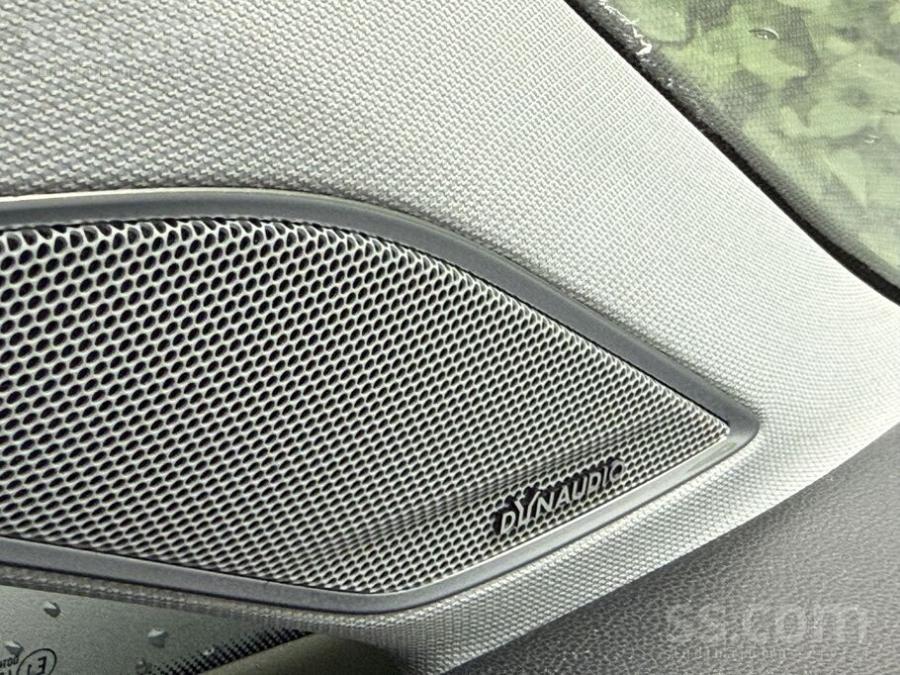 Grey Volkswagen Golf 2018 in Riga, with an engine capacity of 2.00 L and mileage of 292 thousand km for 12100 €, photo 12 on AUTOMOTO.COM.LV