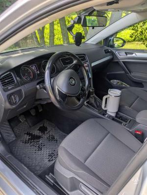 Pelēks Volkswagen Golf 2018 Viļņa, ar dzinēja tilpumu 1.50 L un nobraukumu 167 tūkst. km par 9500 €, foto 12 vietnē AUTOMOTO.COM.LV