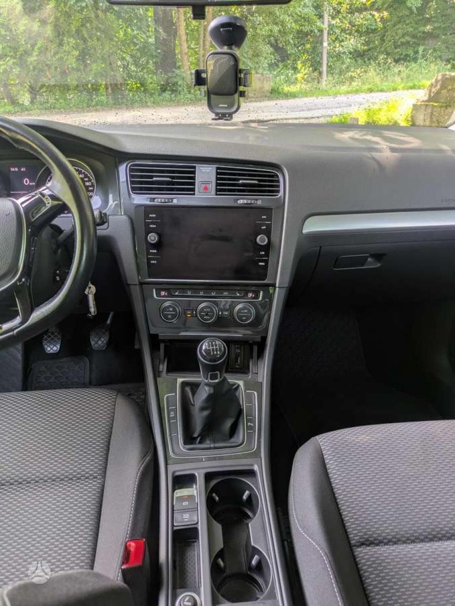 Pelēks Volkswagen Golf 2018 Viļņa, ar dzinēja tilpumu 1.50 L un nobraukumu 167 tūkst. km par 9500 €, foto 15 vietnē AUTOMOTO.COM.LV
