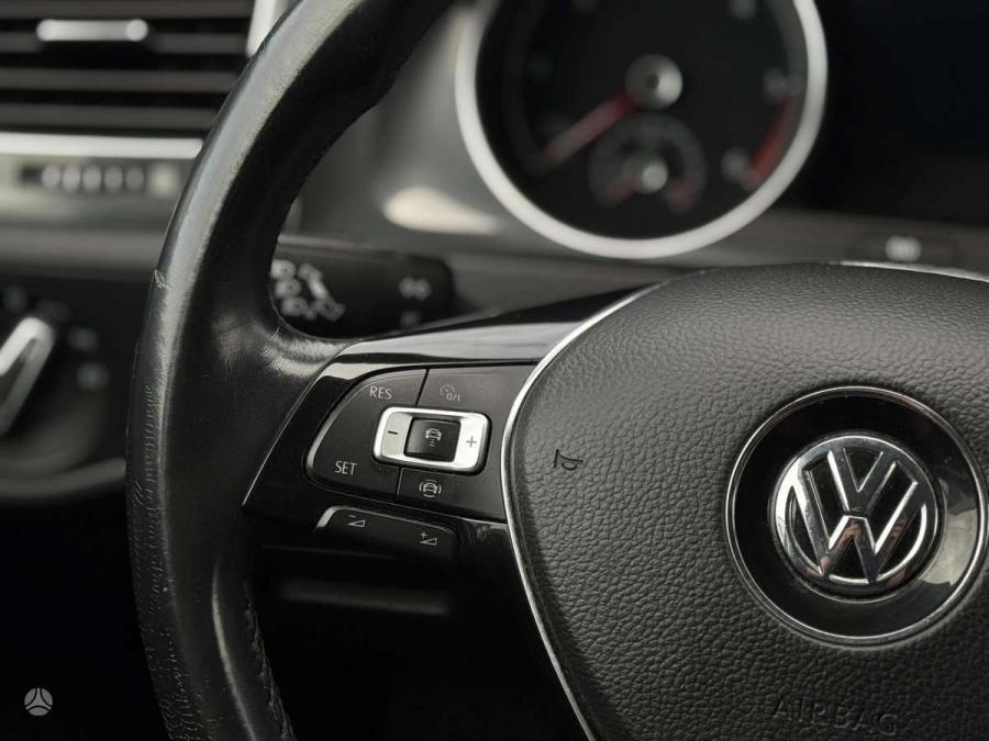 Pelēks Volkswagen Golf 2018 Šauļi, ar dzinēja tilpumu 1.60 L un nobraukumu 178 tūkst. km par 8999 €, foto 19 vietnē AUTOMOTO.COM.LV