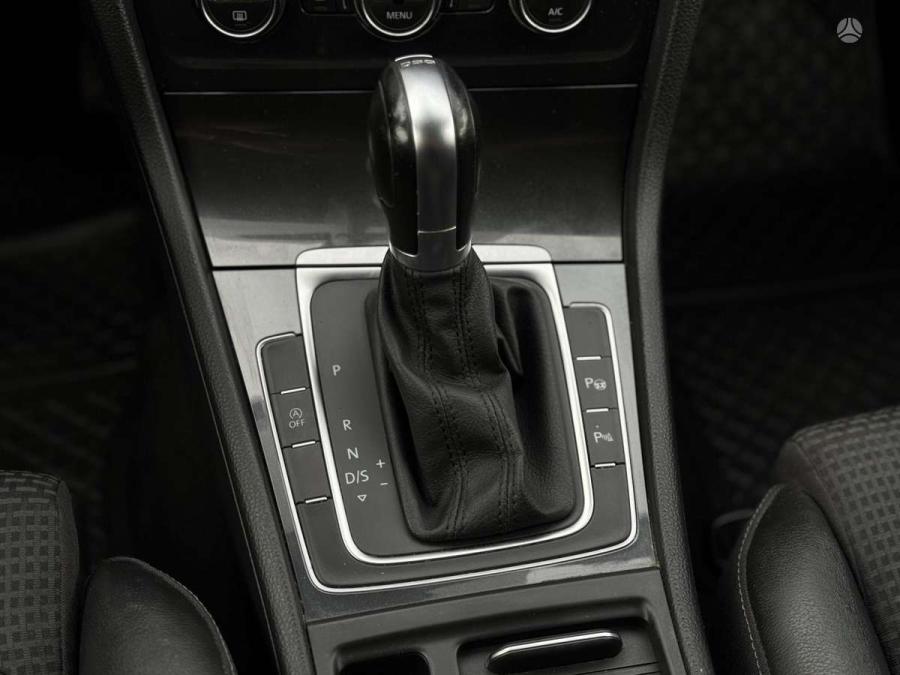 Pelēks Volkswagen Golf 2018 Šauļi, ar dzinēja tilpumu 1.60 L un nobraukumu 178 tūkst. km par 8999 €, foto 21 vietnē AUTOMOTO.COM.LV
