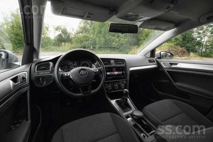 Grey Volkswagen Golf 2018 in Riga, with an engine capacity of 1.60 L and mileage of 189 thousand km for 9600 €, photo 6 on AUTOMOTO.COM.LV