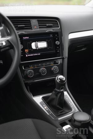 Grey Volkswagen Golf 2018 in Riga, with an engine capacity of 1.60 L and mileage of 189 thousand km for 9600 €, photo 9 on AUTOMOTO.COM.LV