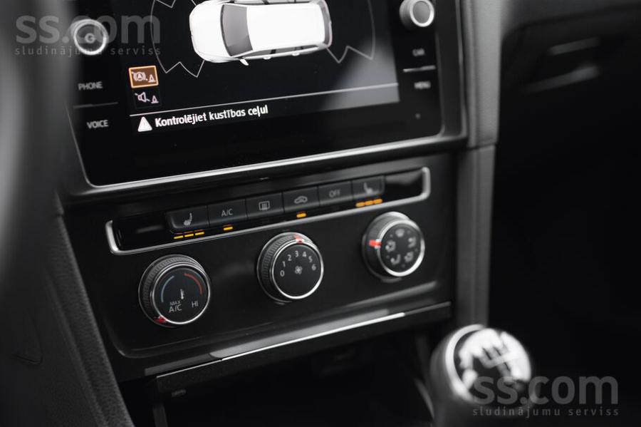 Grey Volkswagen Golf 2018 in Riga, with an engine capacity of 1.60 L and mileage of 189 thousand km for 9600 €, photo 11 on AUTOMOTO.COM.LV
