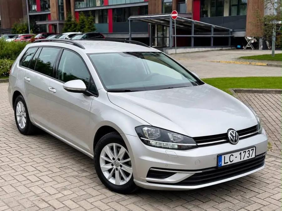 Grey Volkswagen Golf 2018 in Riga, with an engine capacity of 1.60 L and mileage of 269 thousand km for 5990 €, photo 1 on AUTOMOTO.COM.LV
