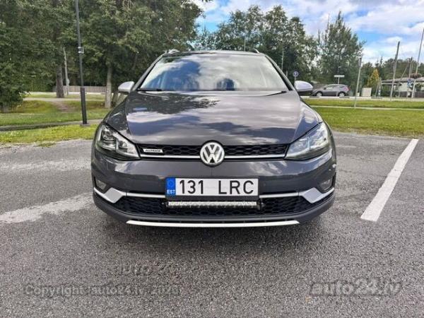 Grey Volkswagen Golf 2018 in Rakvere, with an engine capacity of 2.00 L and mileage of 275 thousand km for 10999 €, photo 2 on AUTOMOTO.COM.LV