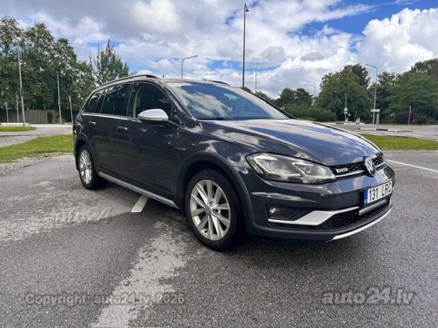 Grey Volkswagen Golf 2018 in Rakvere, with an engine capacity of 2.00 L and mileage of 275 thousand km for 10999 €, photo 4 on AUTOMOTO.COM.LV