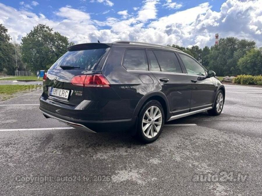 Grey Volkswagen Golf 2018 in Rakvere, with an engine capacity of 2.00 L and mileage of 275 thousand km for 10999 €, photo 6 on AUTOMOTO.COM.LV