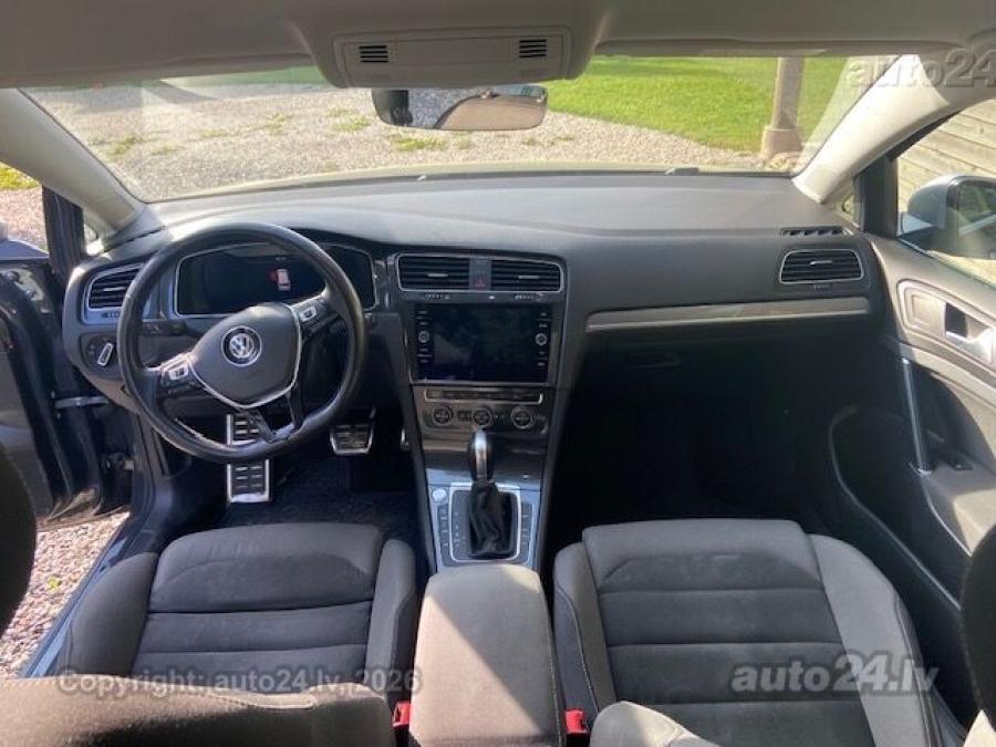 Grey Volkswagen Golf 2018 in Rakvere, with an engine capacity of 2.00 L and mileage of 275 thousand km for 10999 €, photo 10 on AUTOMOTO.COM.LV