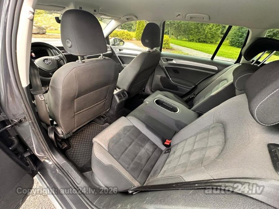 Grey Volkswagen Golf 2018 in Rakvere, with an engine capacity of 2.00 L and mileage of 275 thousand km for 10999 €, photo 11 on AUTOMOTO.COM.LV