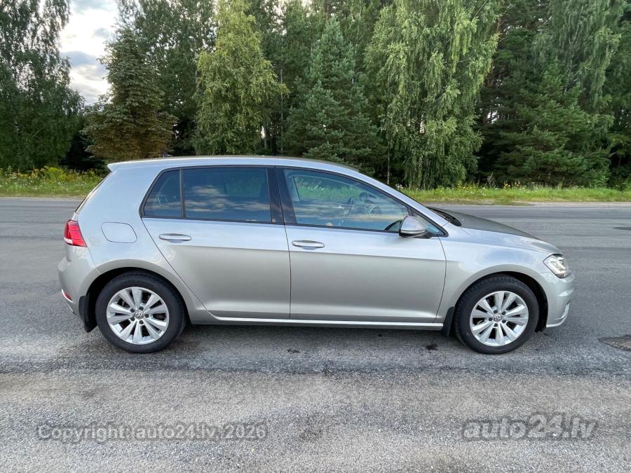 Grey Volkswagen Golf 2018 in Tartu, with an engine capacity of 1.40 L and mileage of 113 thousand km for 11990 €, photo 8 on AUTOMOTO.COM.LV