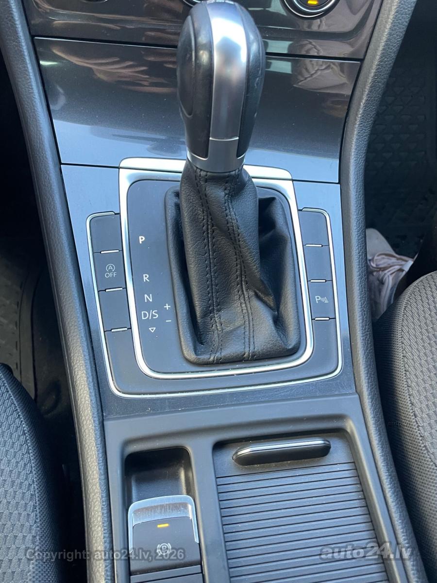 Grey Volkswagen Golf 2018 in Tartu, with an engine capacity of 1.40 L and mileage of 113 thousand km for 11990 €, photo 14 on AUTOMOTO.COM.LV