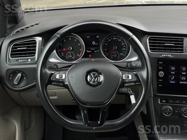Grey Volkswagen Golf 2018 in Valmiera, with an engine capacity of 1.50 L and mileage of 140 thousand km for 9900 €, photo 9 on AUTOMOTO.COM.LV