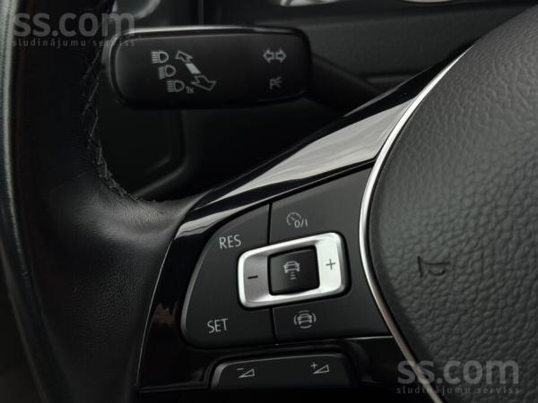 Grey Volkswagen Golf 2018 in Valmiera, with an engine capacity of 1.50 L and mileage of 140 thousand km for 9900 €, photo 10 on AUTOMOTO.COM.LV