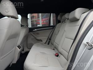 Pelēks Volkswagen Golf 2018 Valmiera, ar dzinēja tilpumu 1.50 L un nobraukumu 140 tūkst. km par 9900 €, foto 22 vietnē AUTOMOTO.COM.LV