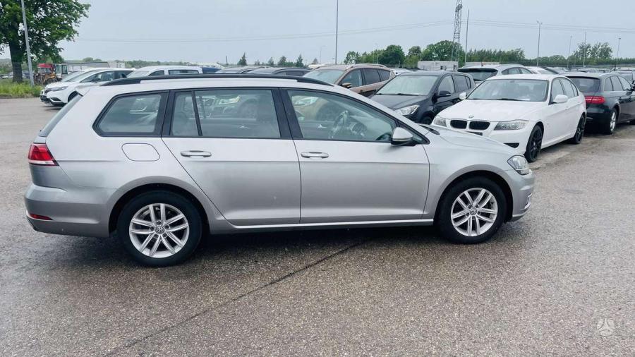 Pelēks Volkswagen Golf 2018 Marijampole, ar dzinēja tilpumu 1.60 L un nobraukumu 300 tūkst. km par 8650 €, foto 5 vietnē AUTOMOTO.COM.LV