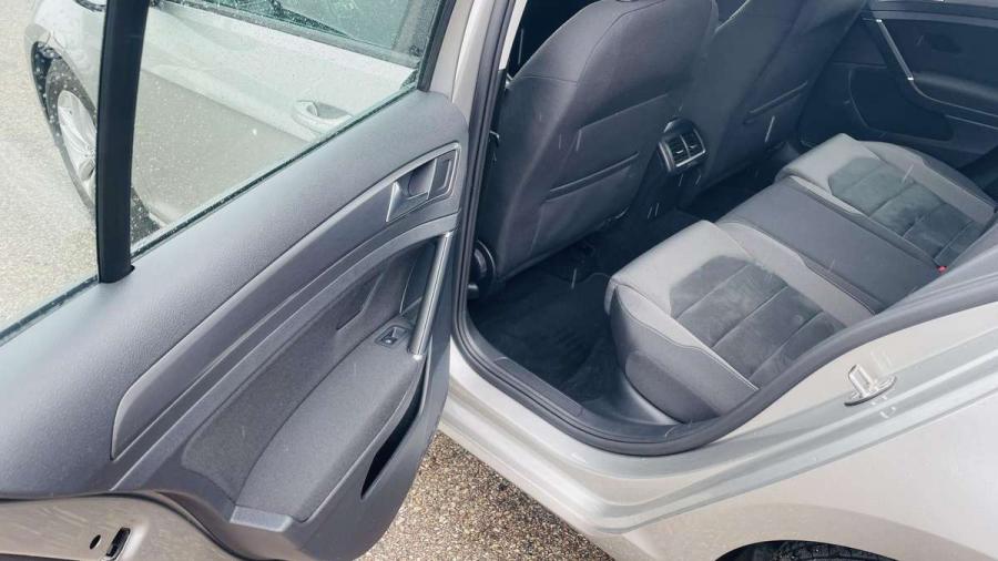 Pelēks Volkswagen Golf 2018 Marijampole, ar dzinēja tilpumu 1.60 L un nobraukumu 300 tūkst. km par 8650 €, foto 13 vietnē AUTOMOTO.COM.LV