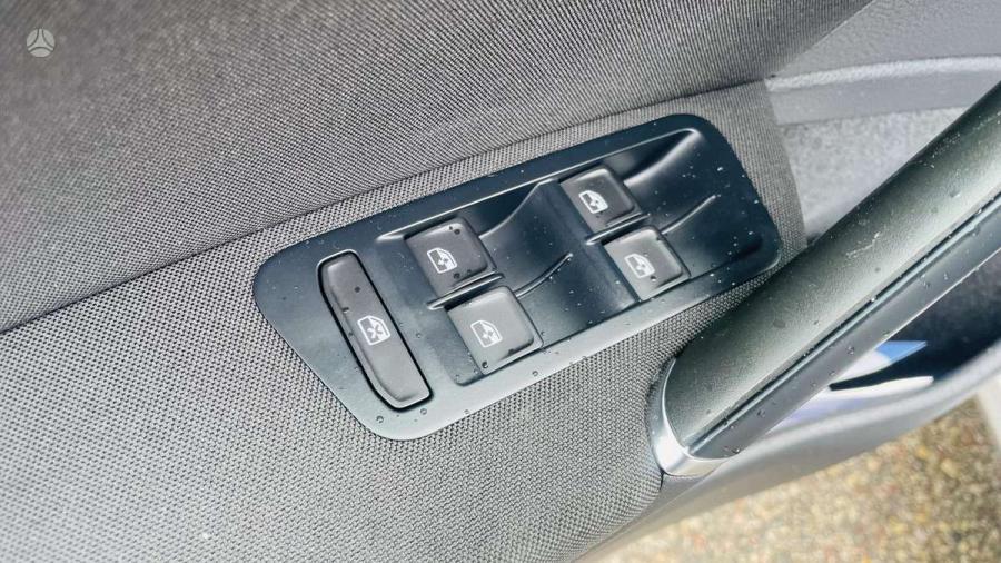 Pelēks Volkswagen Golf 2018 Marijampole, ar dzinēja tilpumu 1.60 L un nobraukumu 300 tūkst. km par 8650 €, foto 21 vietnē AUTOMOTO.COM.LV