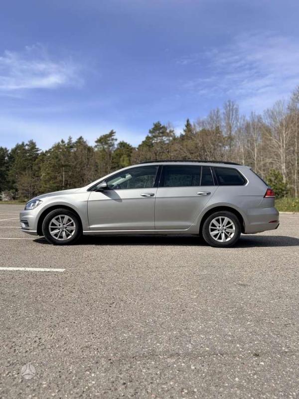 Volkswagen Golf 2018 Klaipėda vietnē Pelēks Volkswagen Golf 2018 Klaipėda, ar dzinēja tilpumu 1.40 L un nobraukumu 336 tūkst. km par 6700 €, foto 4 vietnē AUTOMOTO.COM.LV