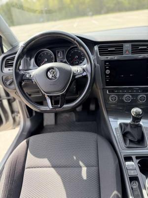 Grey Volkswagen Golf 2018 in Klaipeda, with an engine capacity of 1.40 L and mileage of 336 thousand km for 6700 €, photo 10 on AUTOMOTO.COM.LV