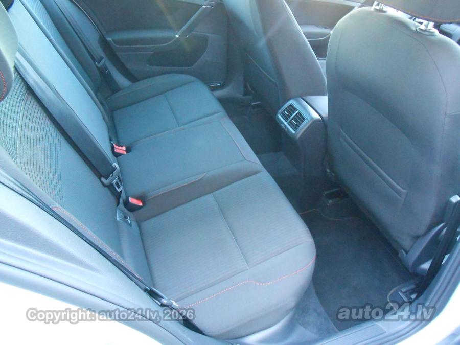 Grey Volkswagen Golf 2018 in Viljandi, with an engine capacity of 1.60 L and mileage of 223 thousand km for 8490 €, photo 12 on AUTOMOTO.COM.LV