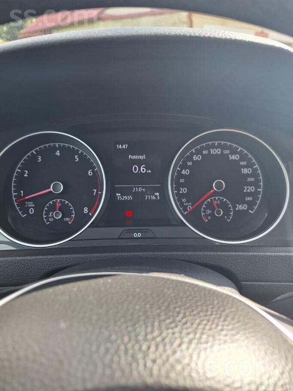 Grey Volkswagen Golf 2018 in Ogre, with an engine capacity of 1.40 L and mileage of 153 thousand km for 13800 €, photo 9 on AUTOMOTO.COM.LV