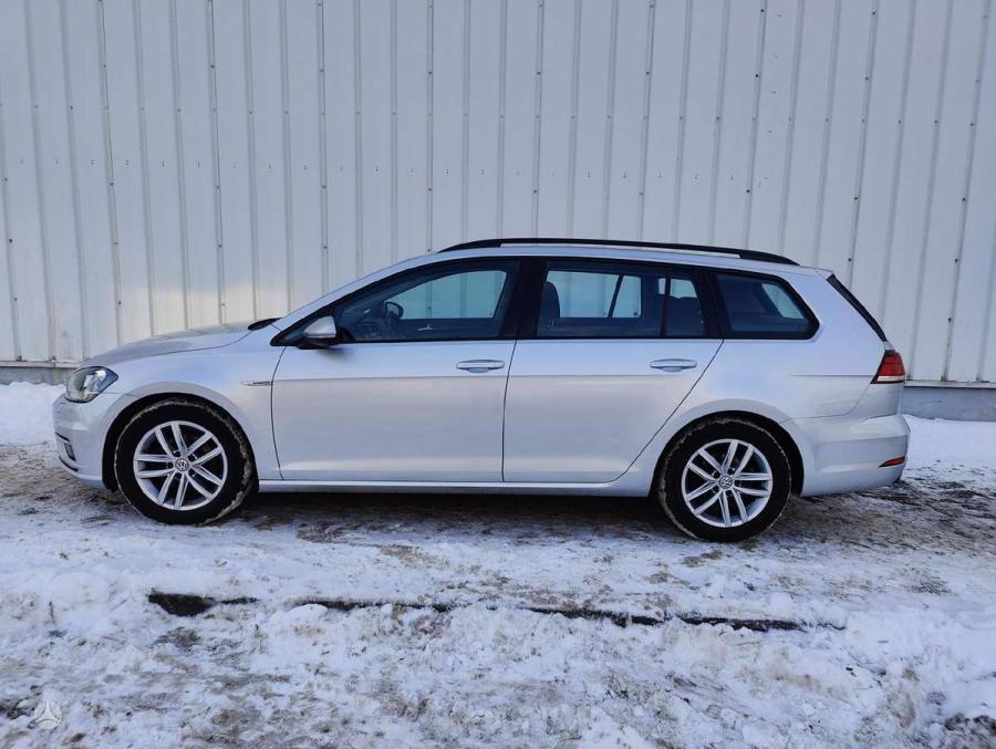 Pelēks Volkswagen Golf 2019 Viļņa, ar dzinēja tilpumu 1.50 L un nobraukumu 101 tūkst. km par 11950 €, foto 2 vietnē AUTOMOTO.COM.LV