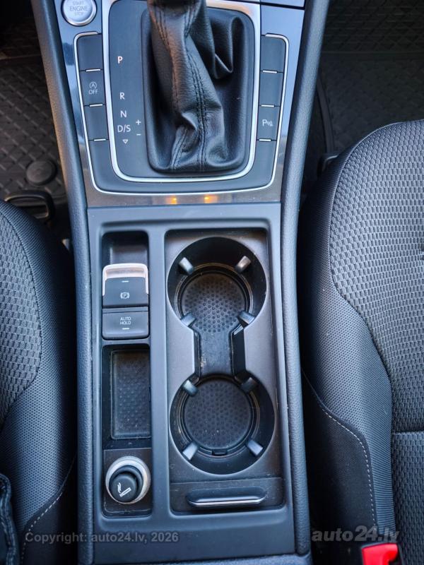 Grey Volkswagen Golf 2019 in Parnu, with an engine capacity of 1.50 L and mileage of 131 thousand km for 11900 €, photo 11 on AUTOMOTO.COM.LV