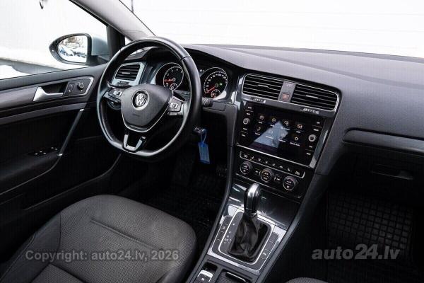 Grey Volkswagen Golf 2019 in Riga, with an engine capacity of 1.50 L and mileage of 109 thousand km for 14193 €, photo 8 on AUTOMOTO.COM.LV