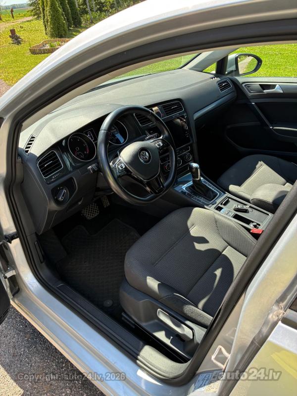 Grey Volkswagen Golf 2019 in Rakvere, with an engine capacity of 2.00 L and mileage of 193 thousand km for 12900 €, photo 10 on AUTOMOTO.COM.LV
