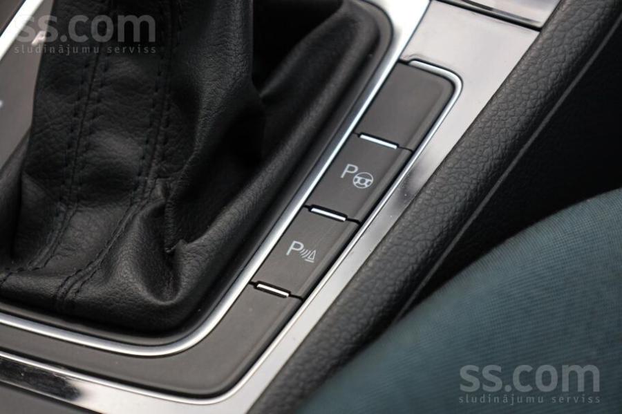 Pelēks Volkswagen Golf 2019 Rīga, ar dzinēja tilpumu 2.00 L un nobraukumu 0 tūkst. km par 10995 €, foto 23 vietnē AUTOMOTO.COM.LV