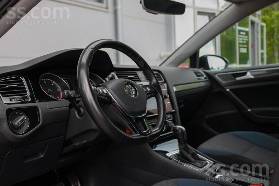 Grey Volkswagen Golf 2019 in Riga, with an engine capacity of 2.00 L and mileage of 0 thousand km for 10995 €, photo 10 on AUTOMOTO.COM.LV